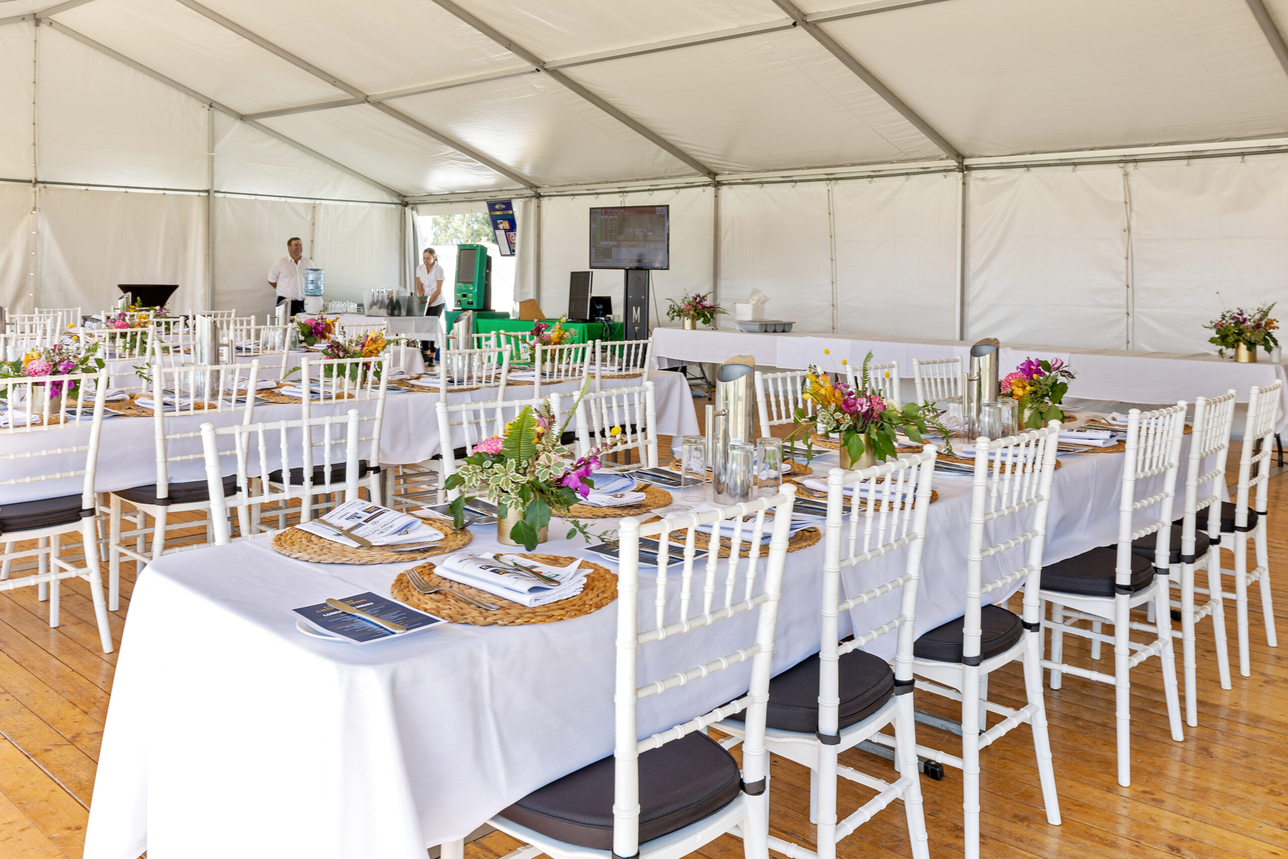 Long Lunch in Grandview Marquee – Murrumbidgee Turf Club | MTC Wagga